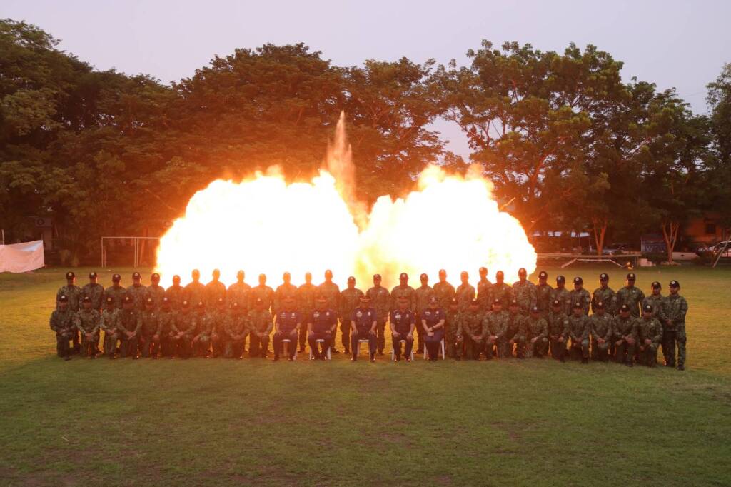 50 police officers done with Explosive Reconnaissance Course